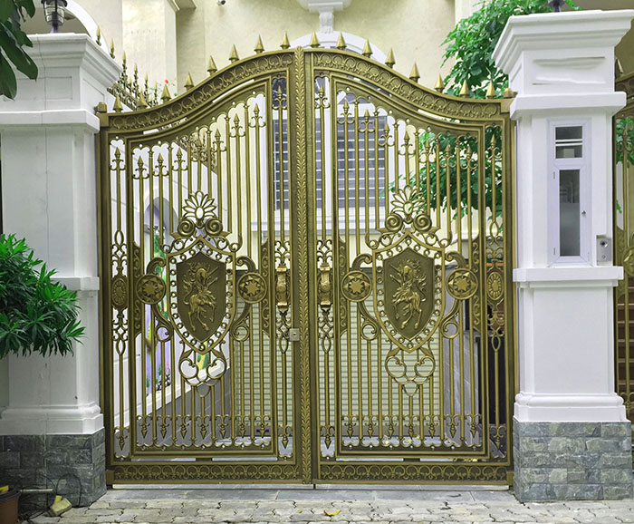 Mẫu cổng rào nhôm đúc đơn giản đẹp cho nhà vườn